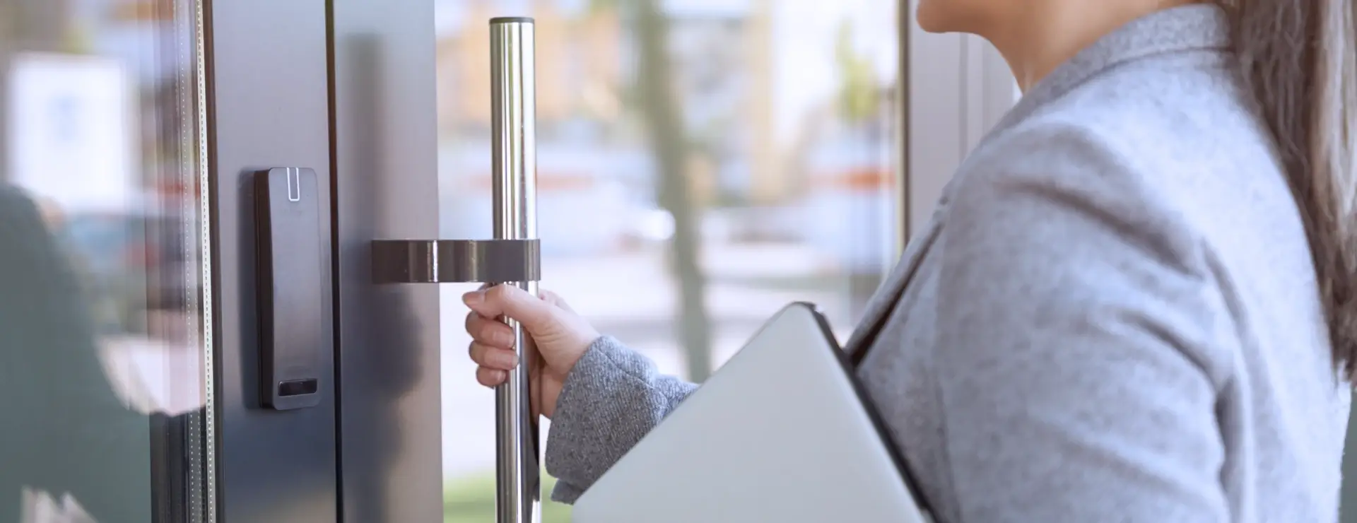 How does a hand rail work and what are its types? Let’s have a ...